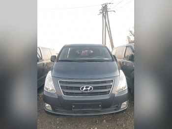 Hyundai Van H1 Black 2017 For Sale in Syria