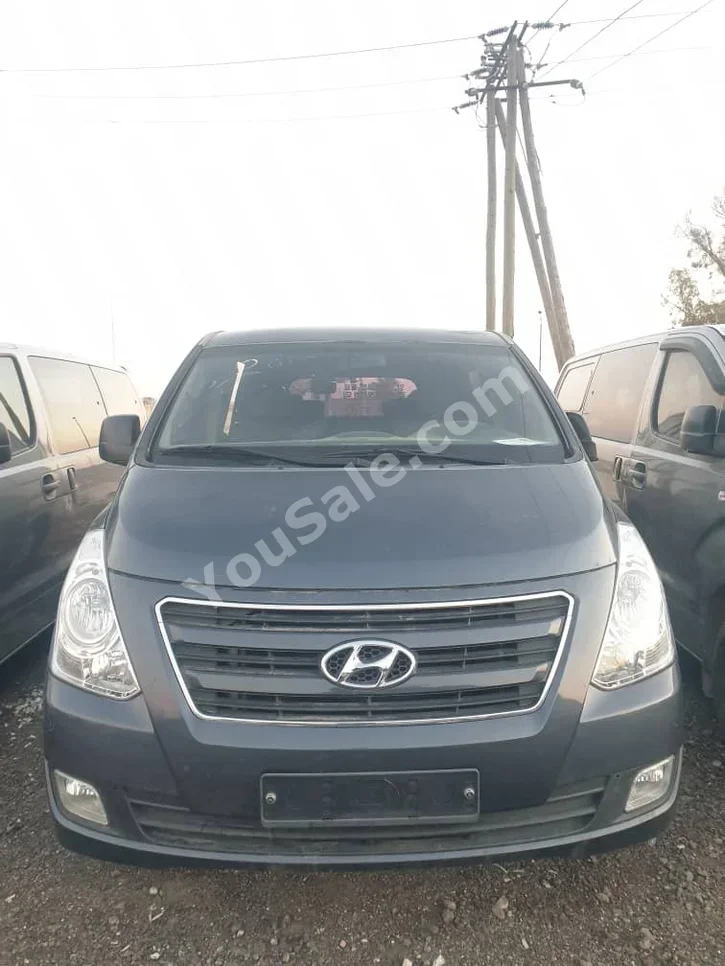 Hyundai Van H1 Black 2017 For Sale in Syria
