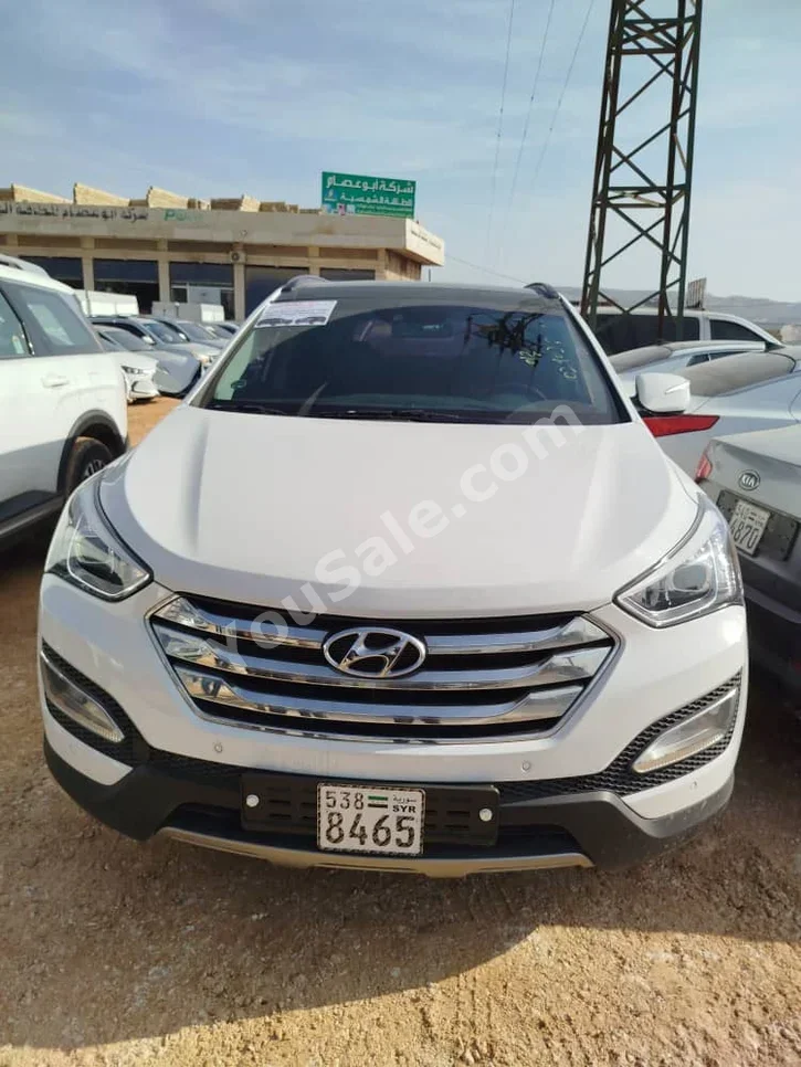 Hyundai Santa Fe White 2013 For Sale in Syria